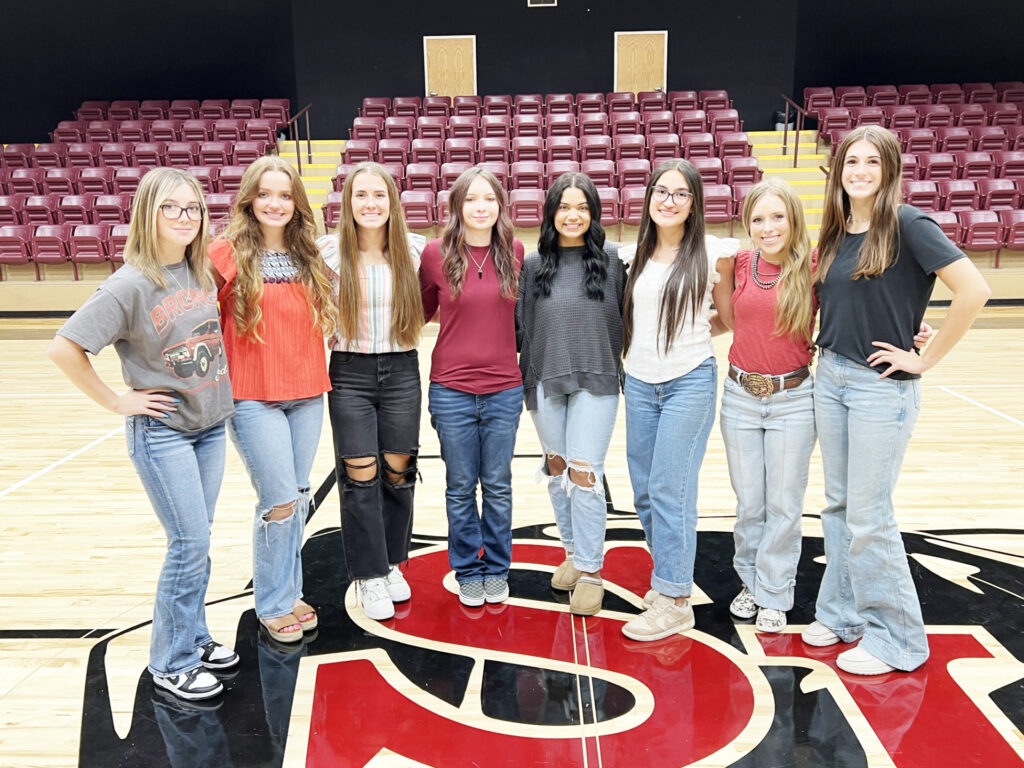 Saint Jo homecoming queen will be named – Bowie News